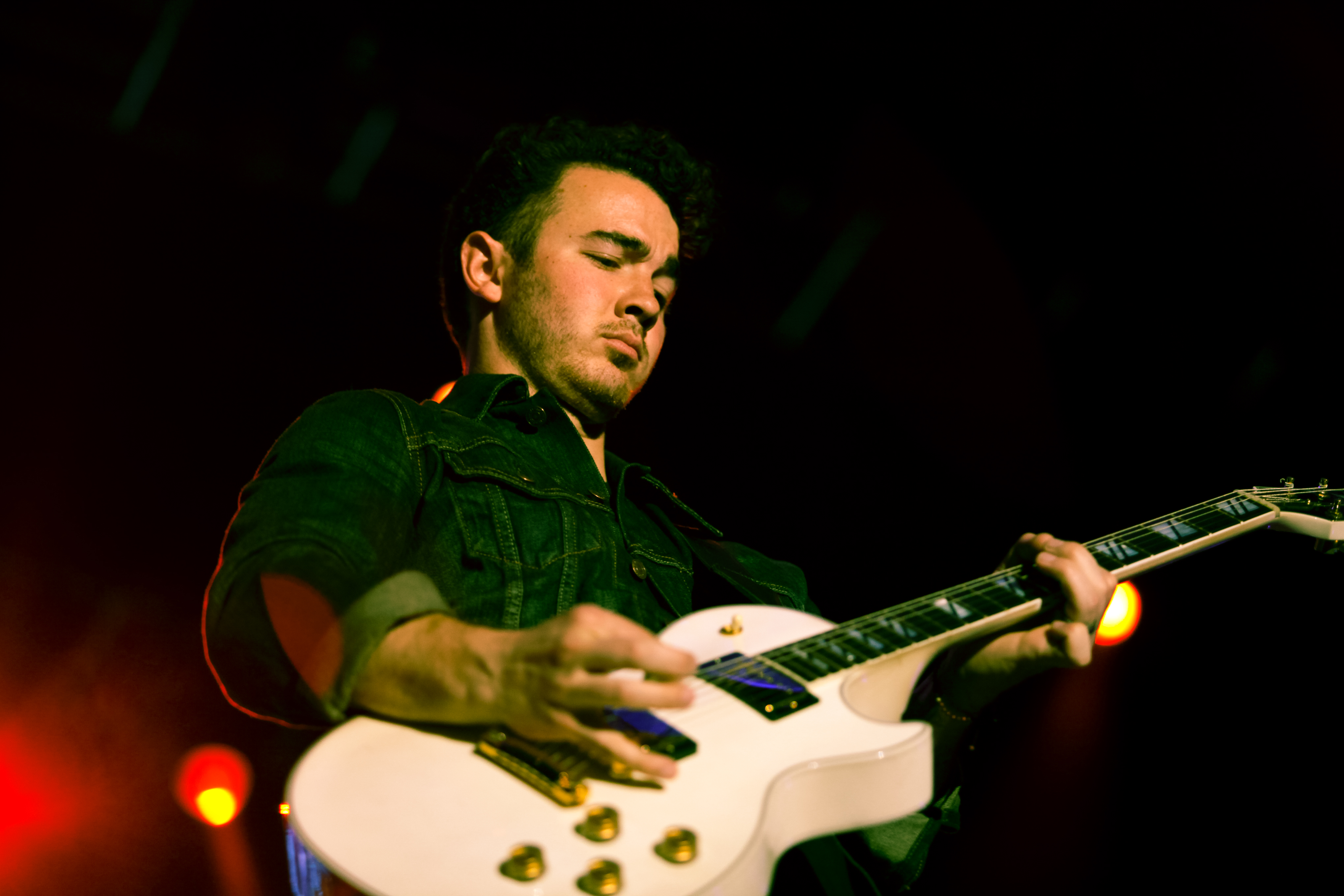 BOOMBOX ALL ACCESS WITH JONAS BROTHERS - Vivi Arias – Creative, Writer ...