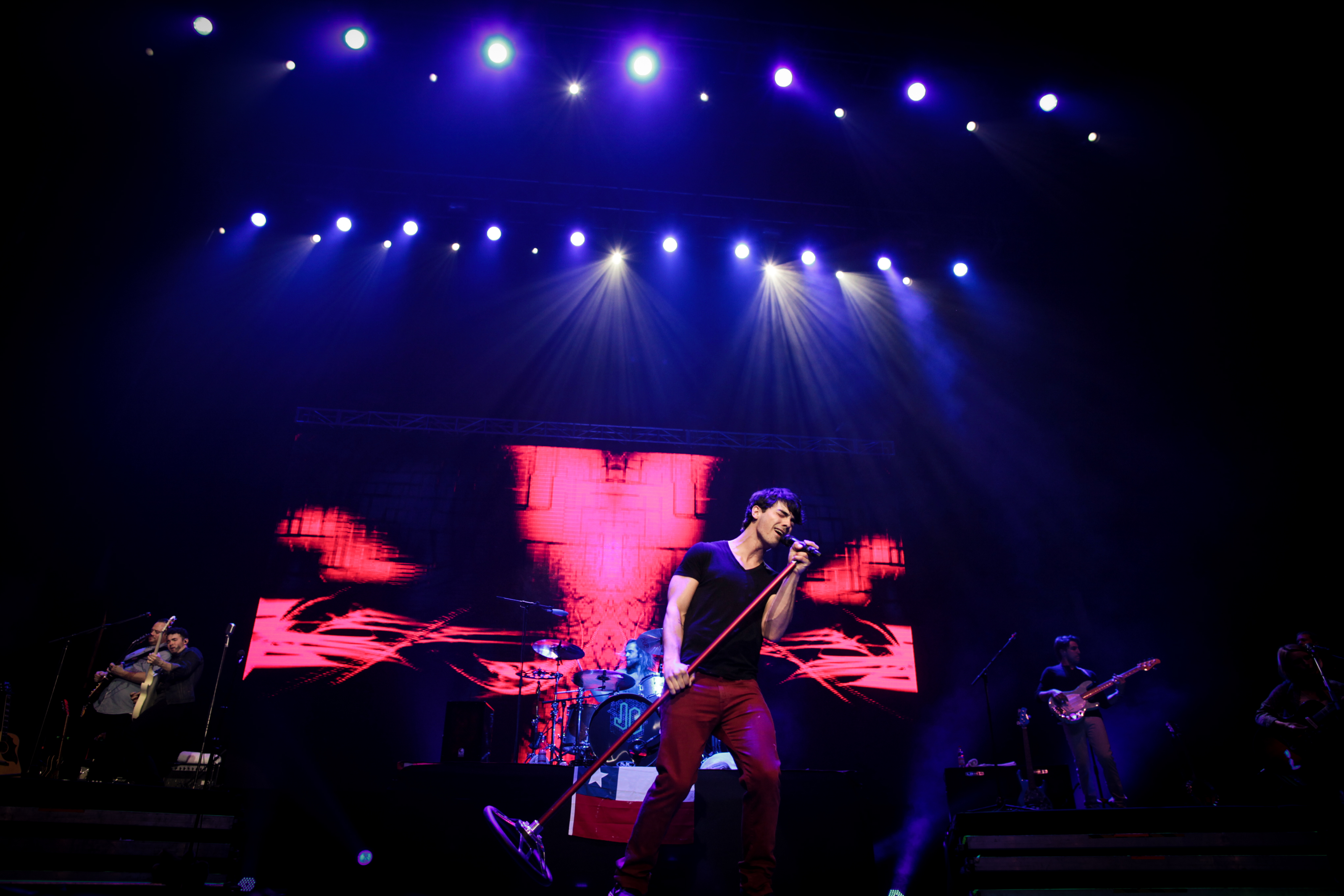 BOOMBOX ALL ACCESS WITH JONAS BROTHERS - Vivi Arias – Creative, Writer ...