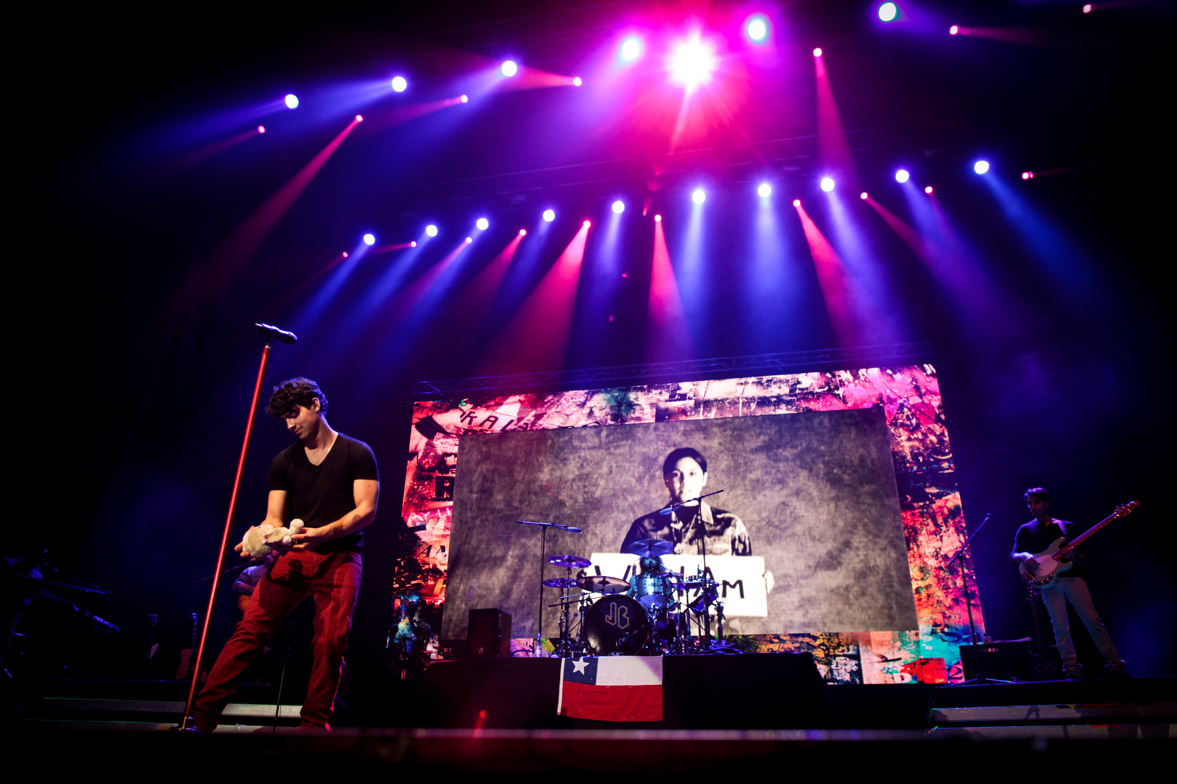 BOOMBOX ALL ACCESS WITH JONAS BROTHERS - Vivi Arias – Creative, Writer ...