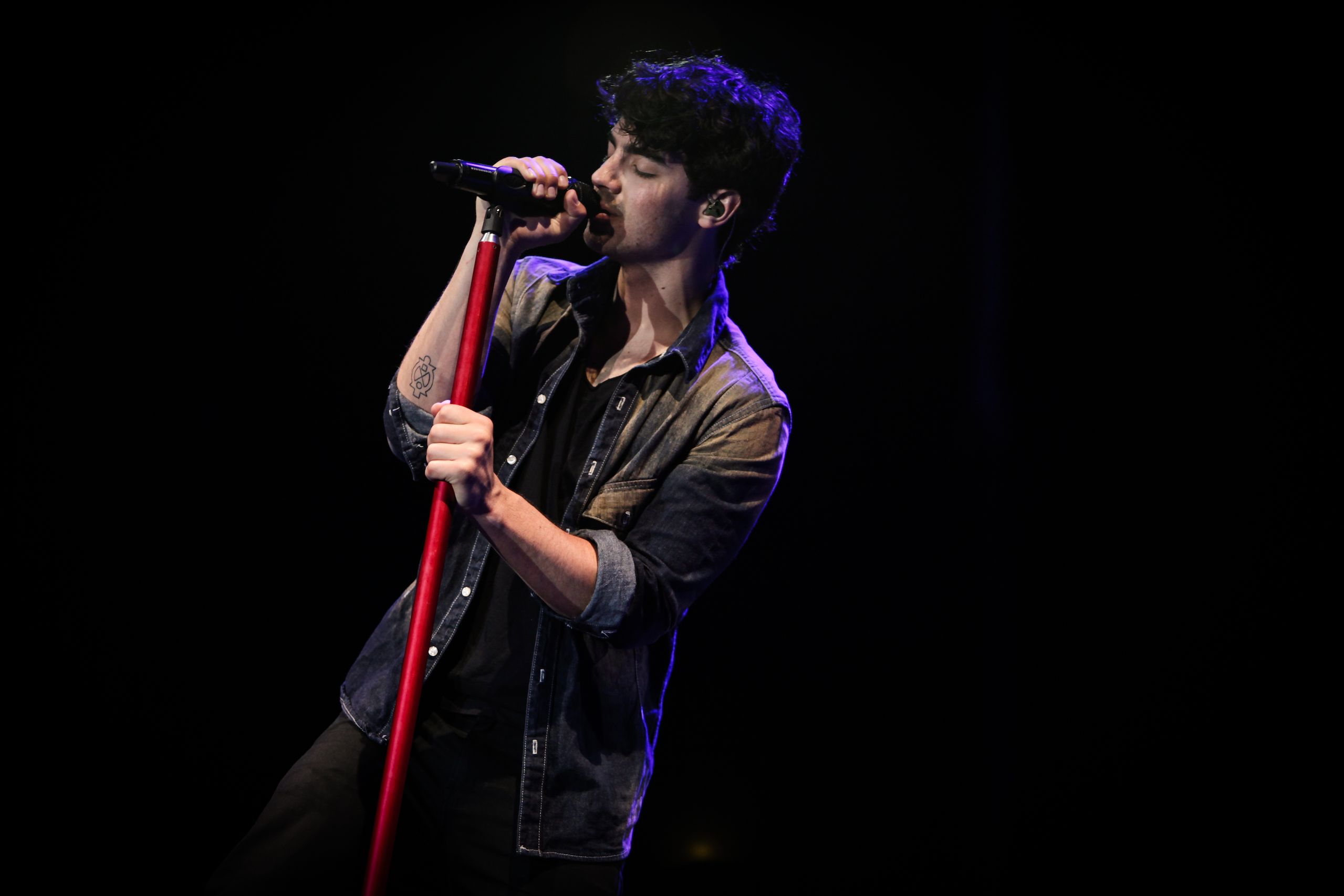 BOOMBOX ALL ACCESS WITH JONAS BROTHERS - Vivi Arias – Creative, Writer ...