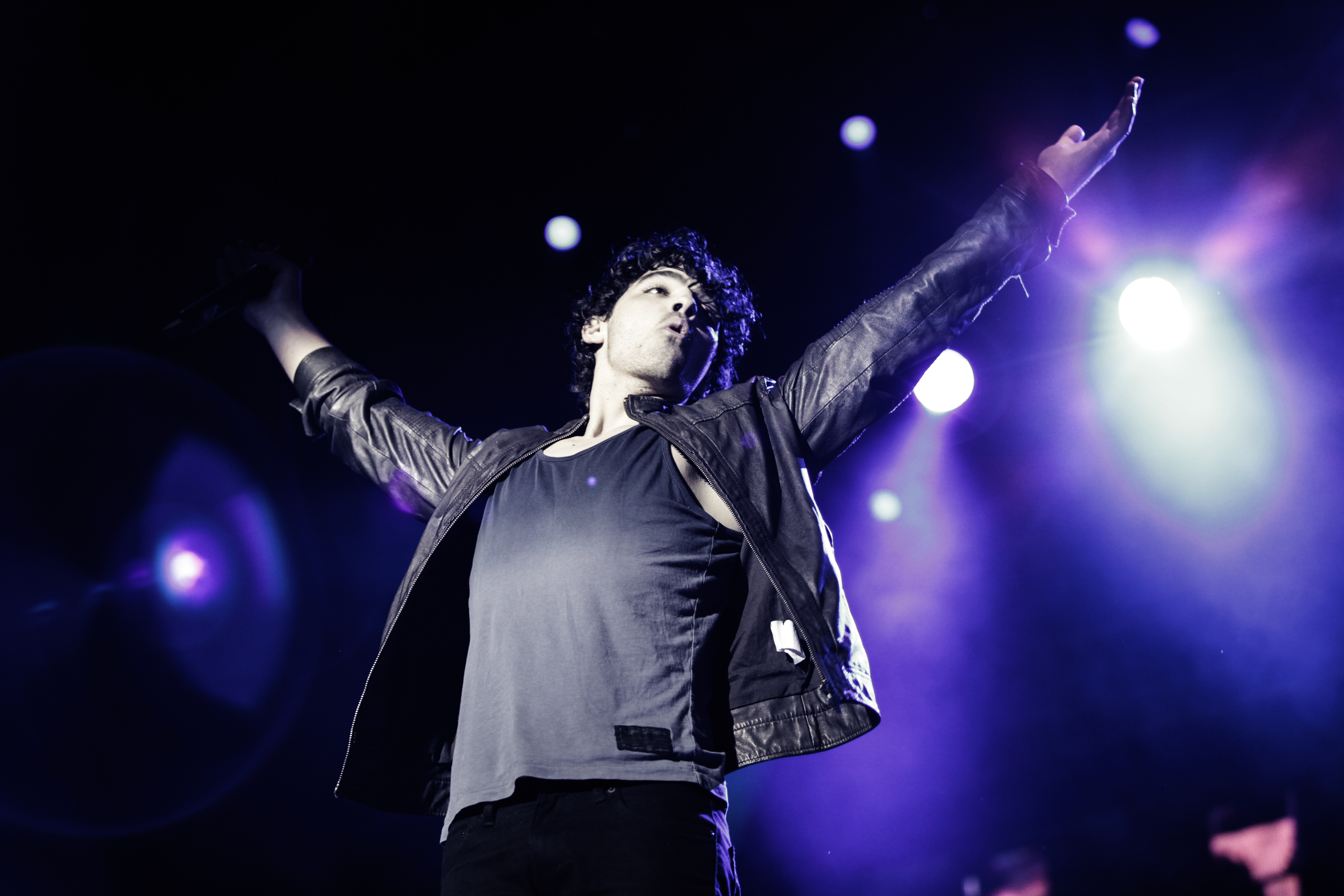 BOOMBOX ALL ACCESS WITH JONAS BROTHERS - Vivi Arias – Creative, Writer ...